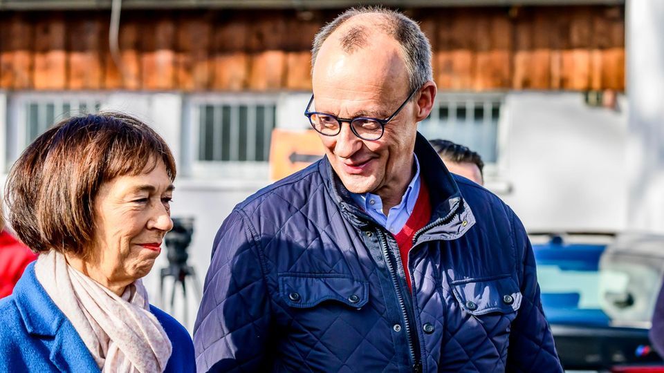 Merz stellt seiner Frau 551 Fragen zur Kreditkartenabrechnung! | Bienen ...